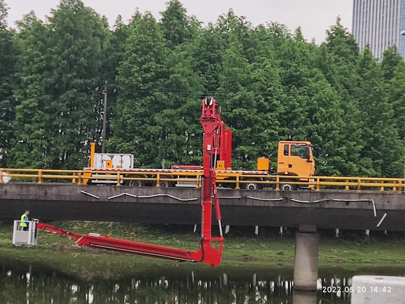 4 Axles 18m Howo Bucket Type Bridge Inspection Vehicle HZZ5311JQJ18